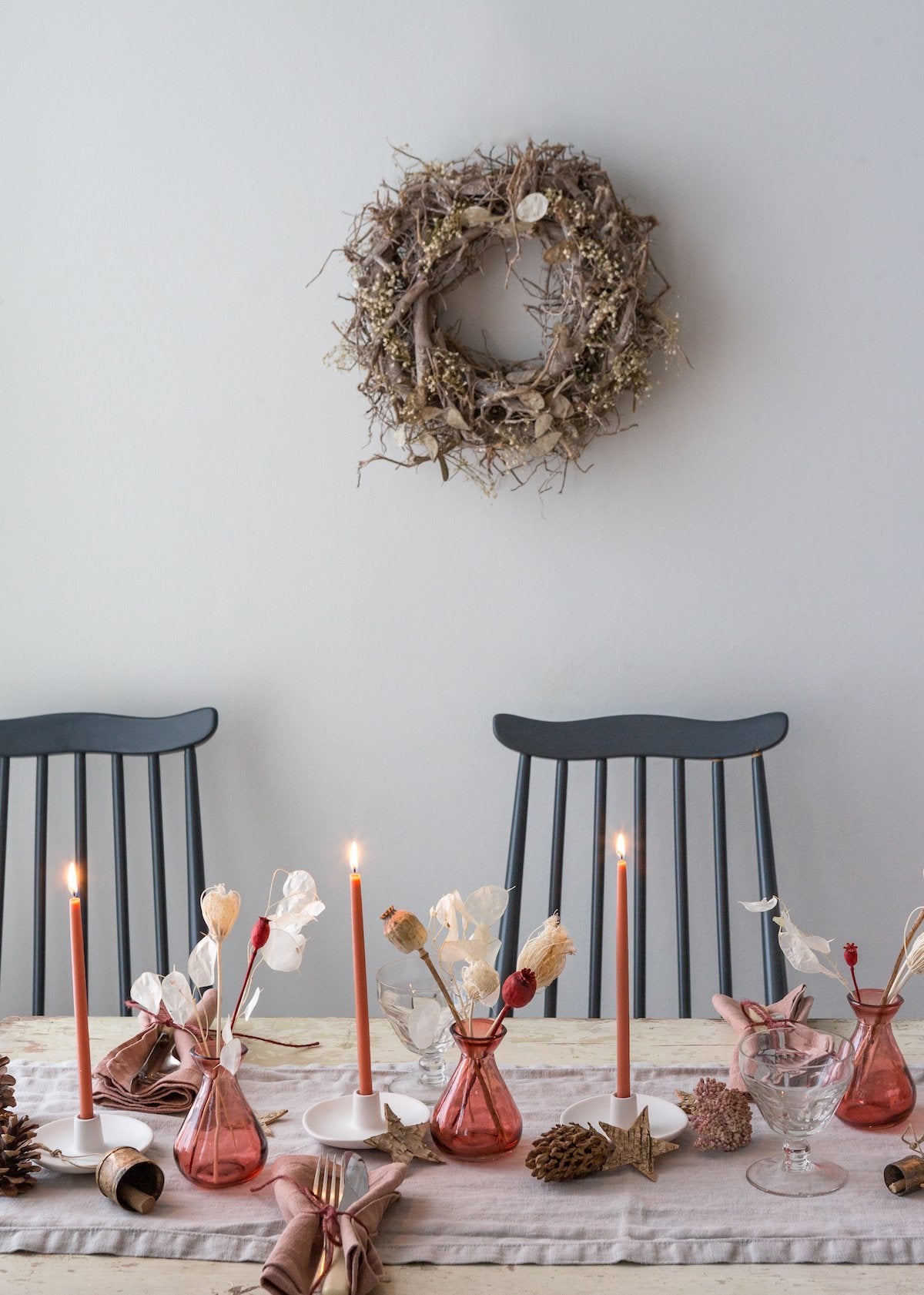 A light and minimal Christmas table – The Small Home